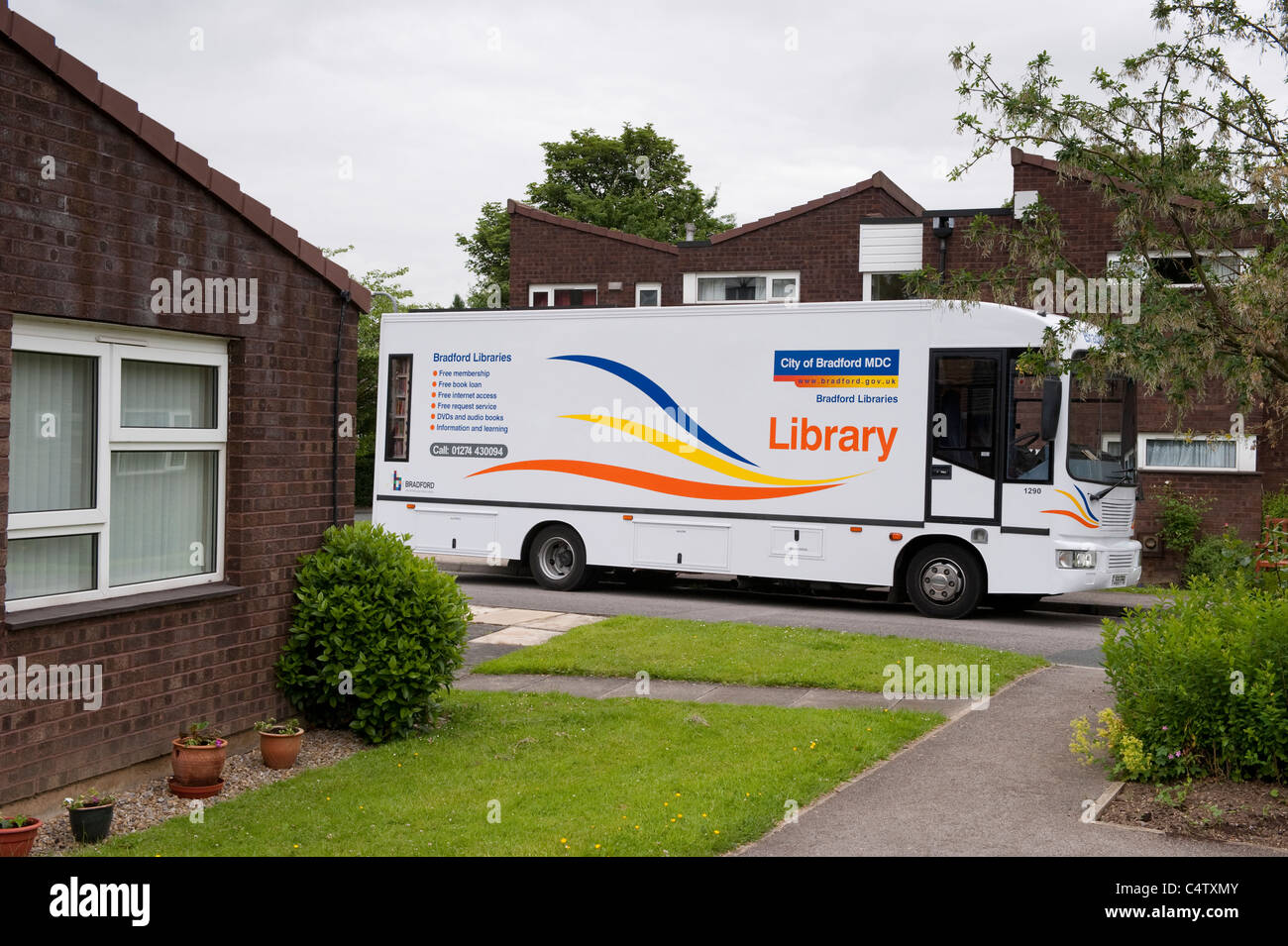 Mobile library vehicle hi-res stock photography and images - Alamy