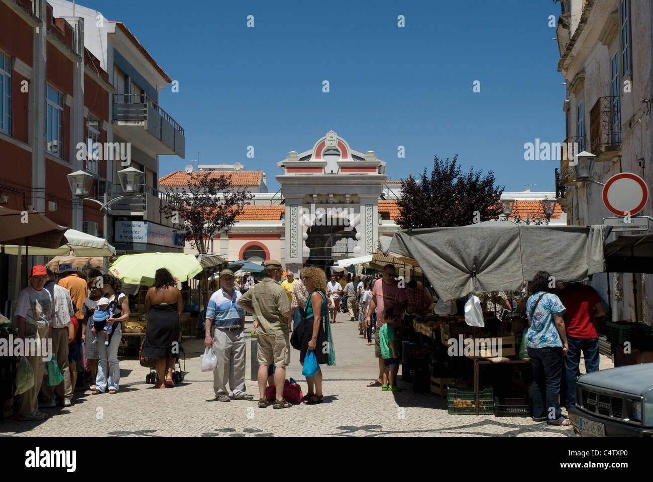 Loule produce market hi-res stock photography and images - Alamy
