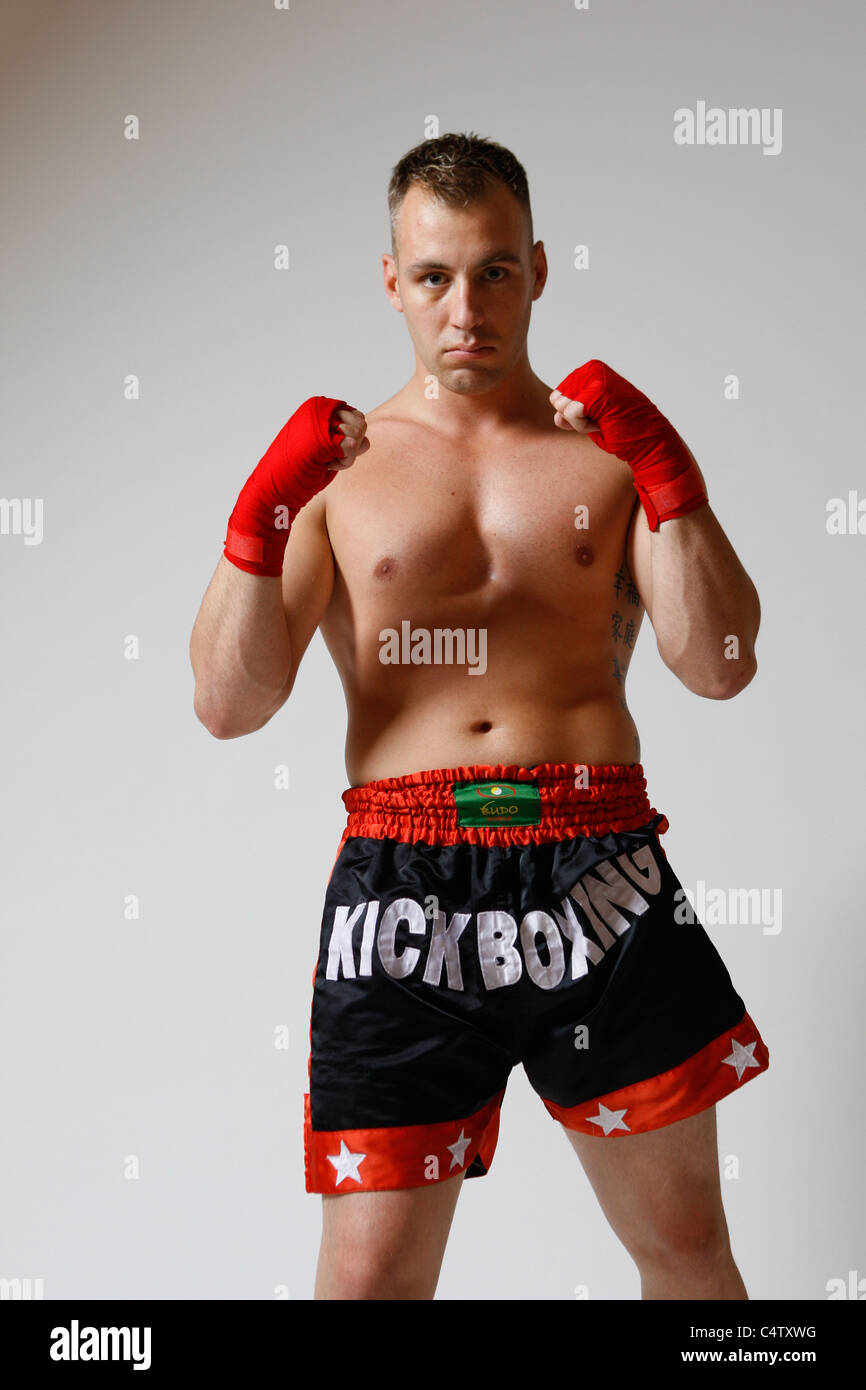 Kickboxer kick hi-res stock photography and images - Alamy