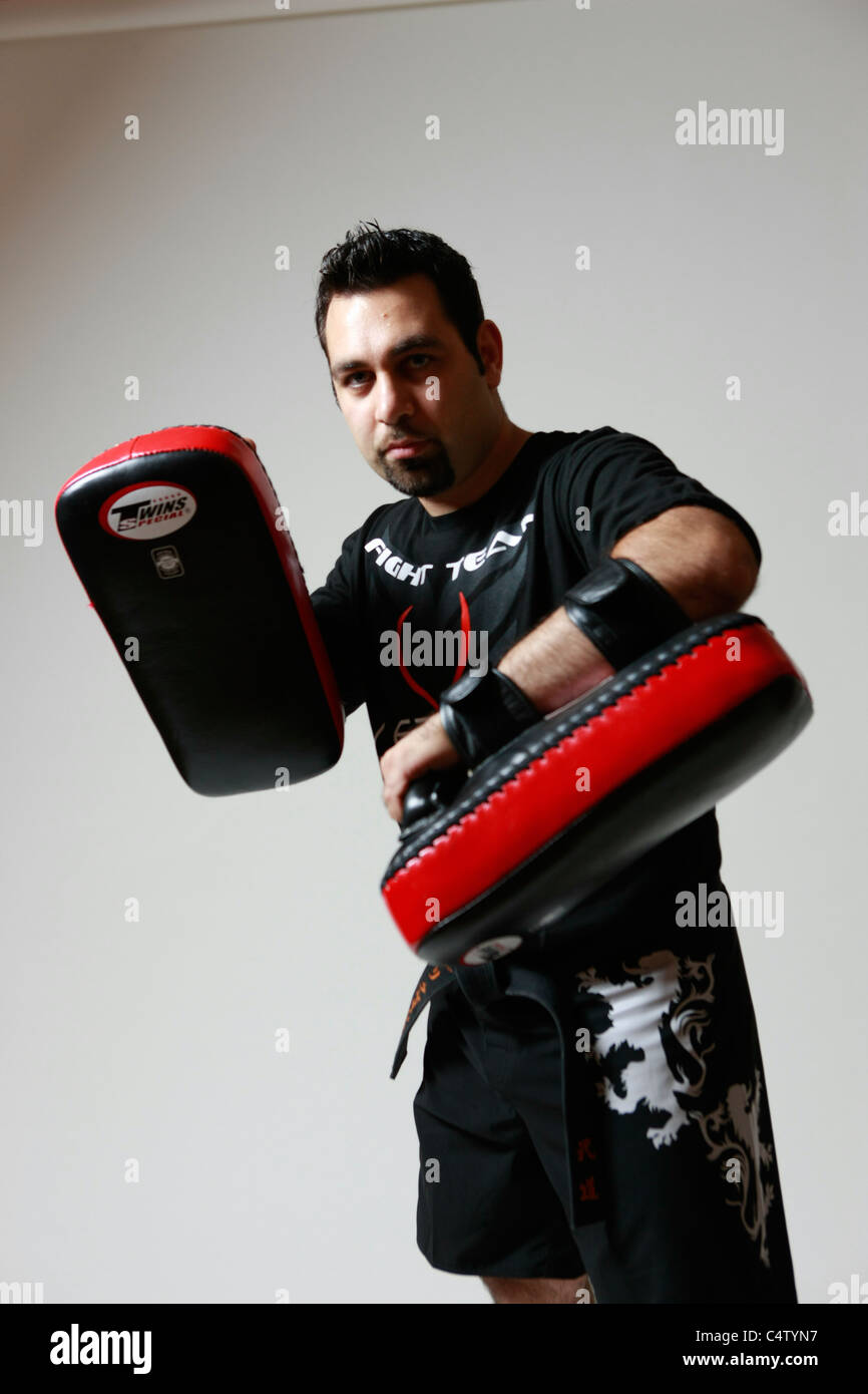 kick boxer training Stock Photo - Alamy
