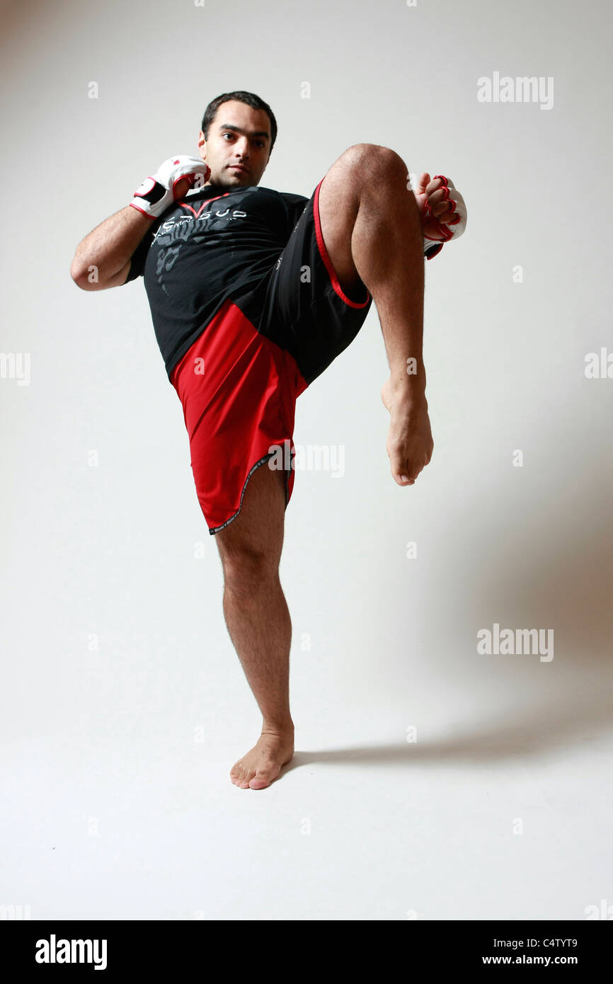 kick boxer training Stock Photo - Alamy