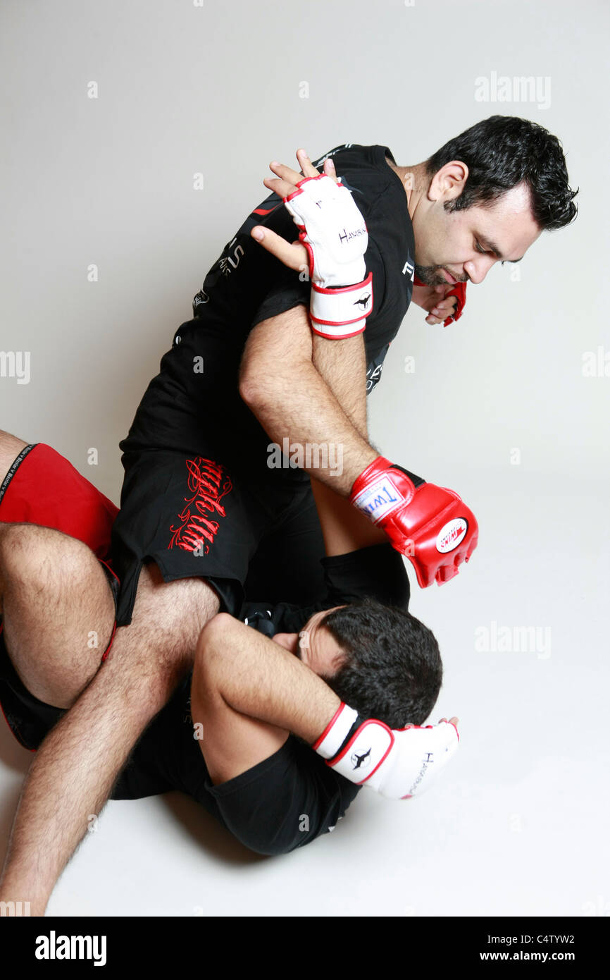 Ultimate fighter hi-res stock photography and images - Alamy