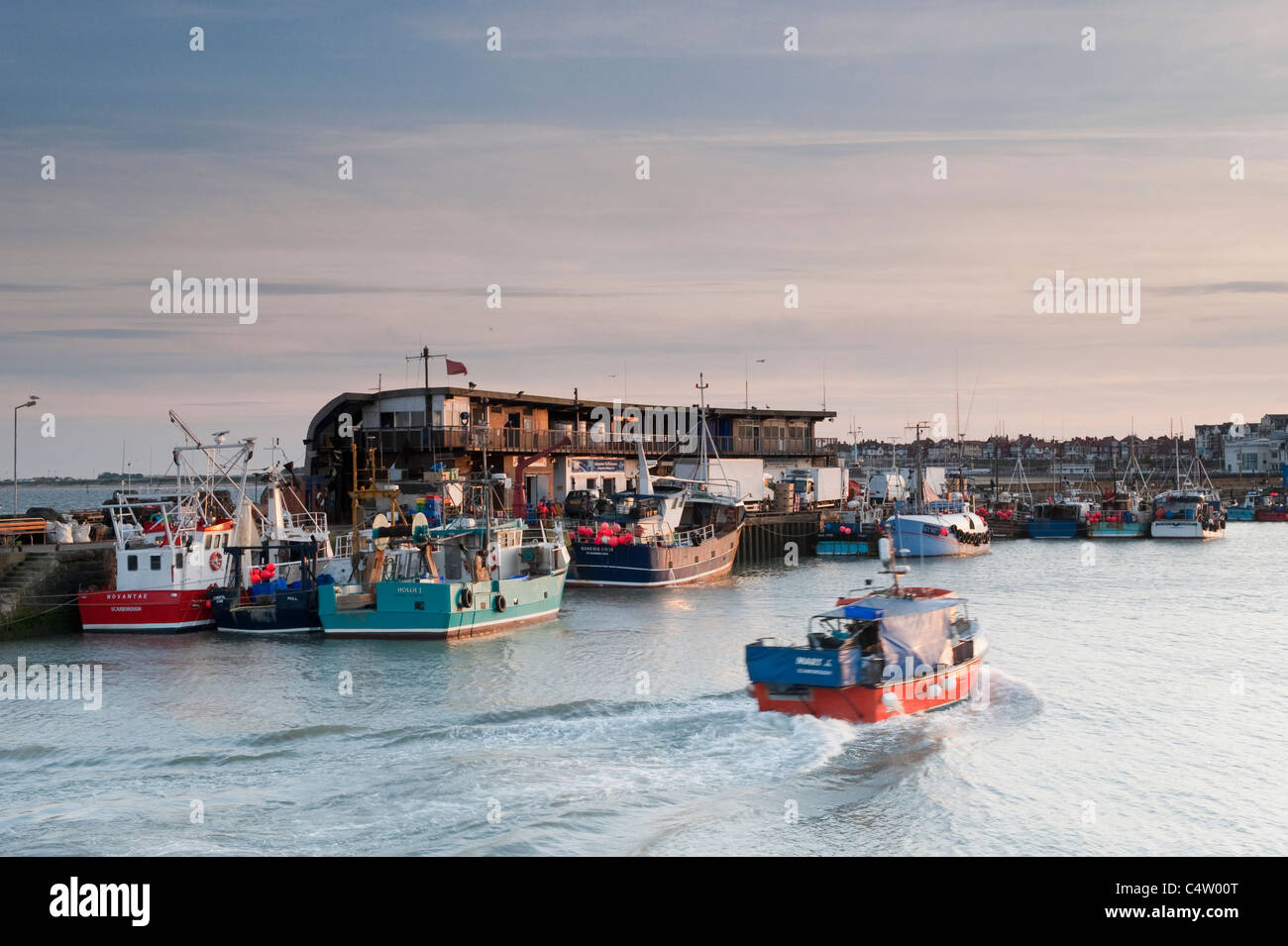 Wake from small red blue vessel hi-res stock photography and images - Alamy