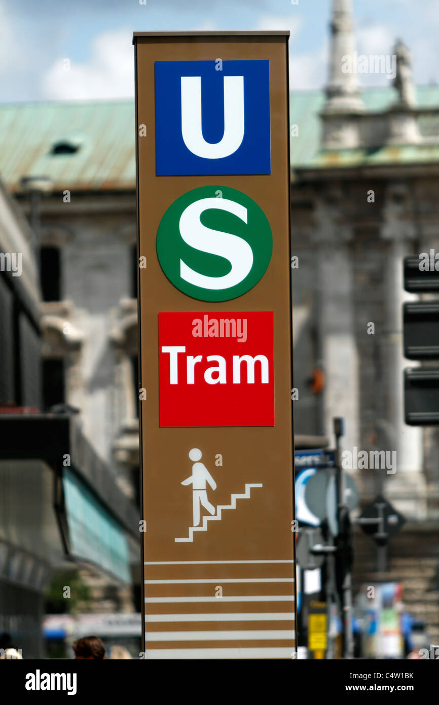 Public transport sign hi-res stock photography and images - Alamy