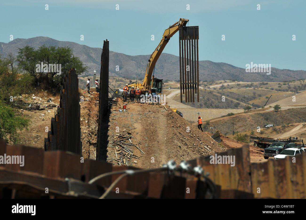 Replacement of the border wall at Nogales, Arizona, USA, and Nogales ...