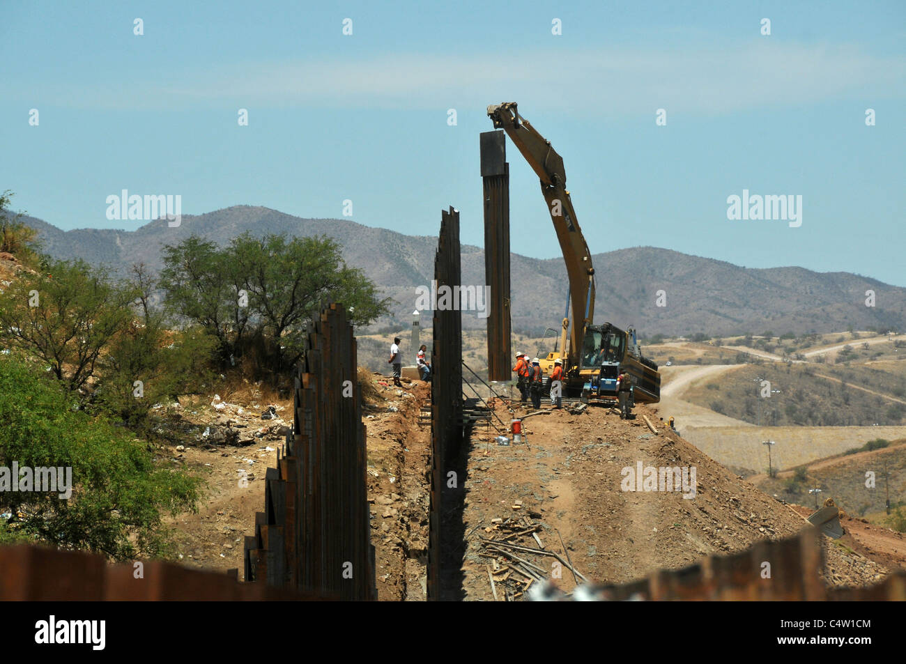 Replacement of the border wall at Nogales, Arizona, USA, and Nogales ...