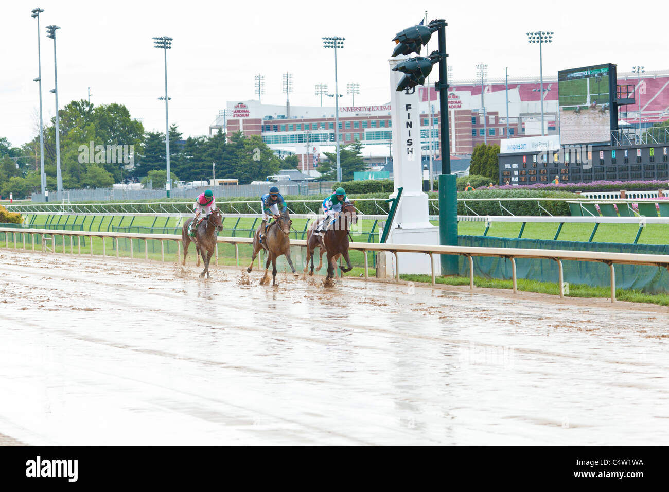 Horse race track finish hi-res stock photography and images - Alamy