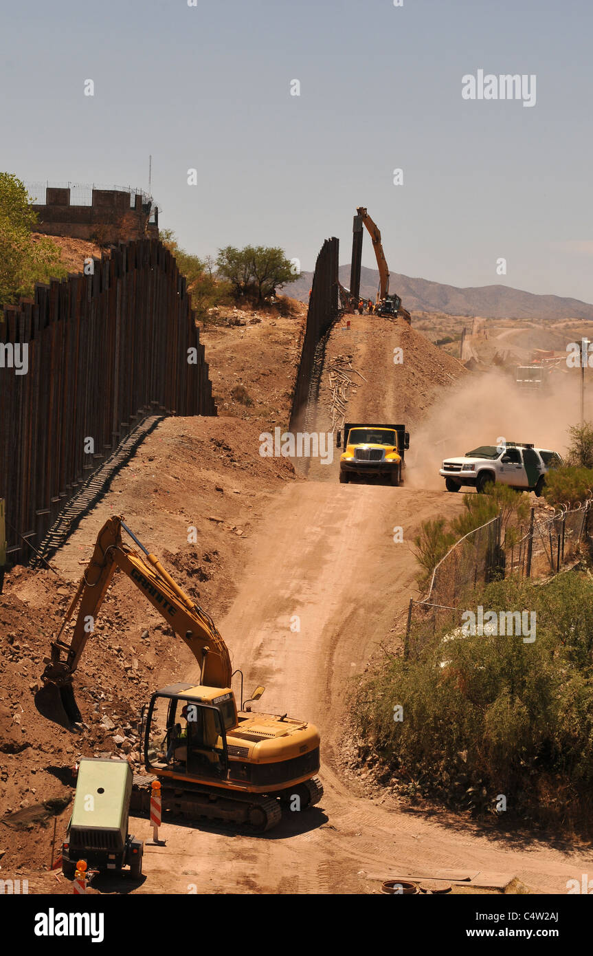 Replacement of the border wall at Nogales, Arizona, USA, and Nogales ...