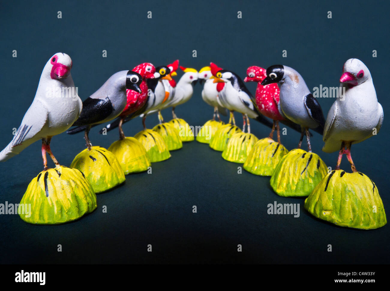 Miniature bird hi-res stock photography and images - Alamy