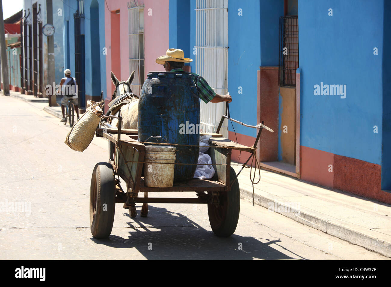 Man pulled cart hi-res stock photography and images - Alamy