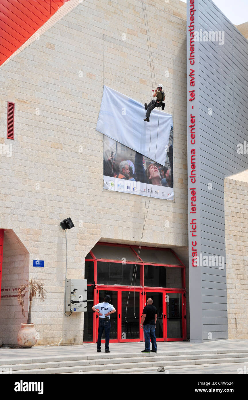 Tel aviv cinematheque square hi-res stock photography and images - Alamy