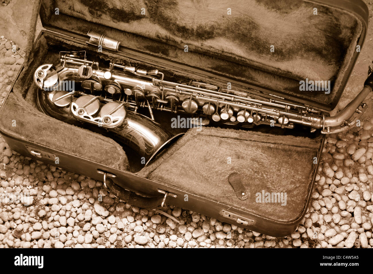 Saxophone in old leather open case – still life Stock Photo - Alamy