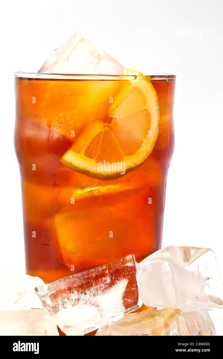 Cold iced tea with lemon on bed of ice Stock Photo - Alamy