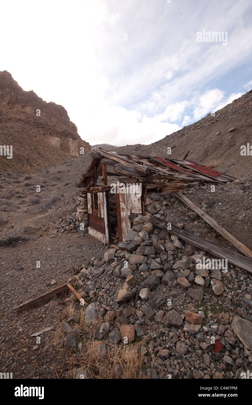 A old abandoned cabin in the desert. scenic house travel shack solitude ...