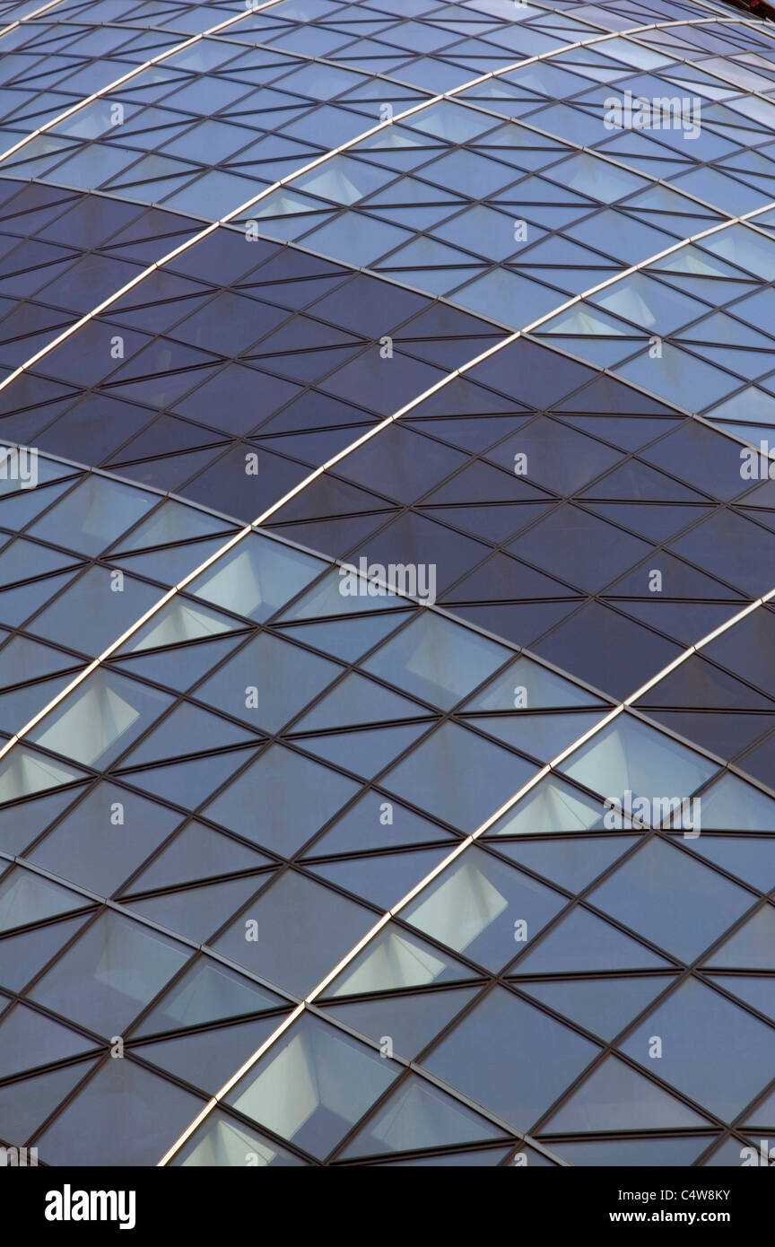 The gherkin tower building workers hi-res stock photography and images ...