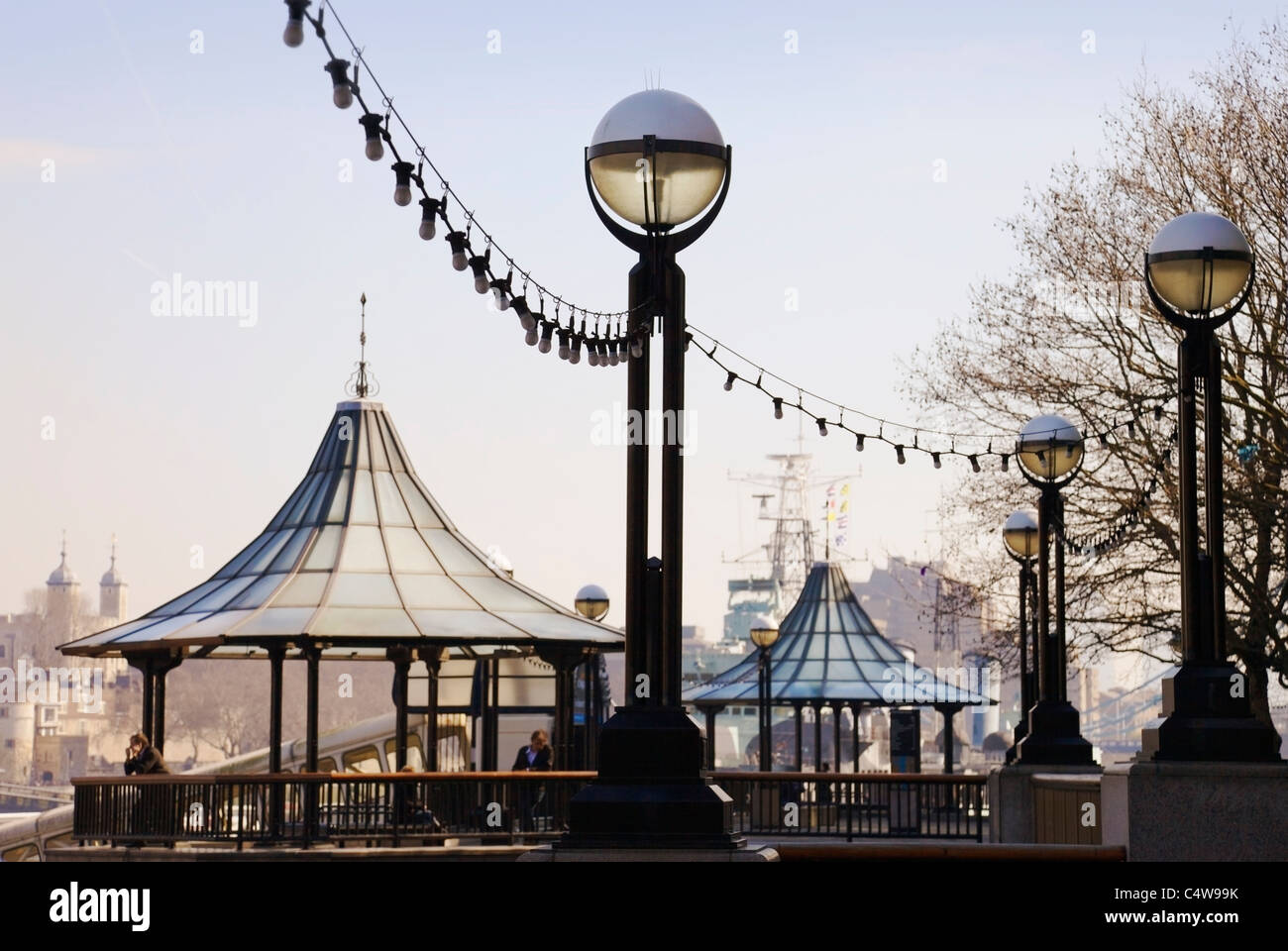 South bank london street lamps hi-res stock photography and images - Alamy