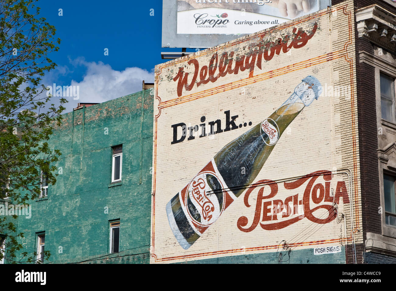 Pepsi mural advertising hi-res stock photography and images - Alamy