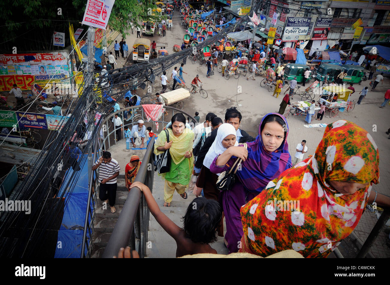 Crowded street in dhaka hi-res stock photography and images - Alamy
