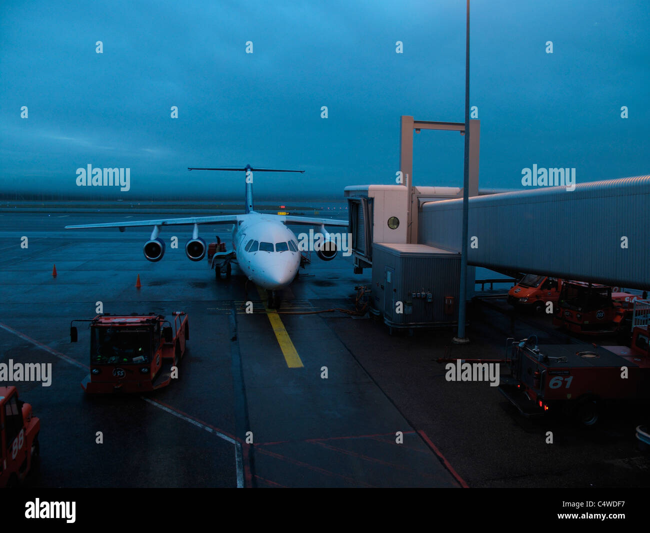 Helsinki airport hi-res stock photography and images - Alamy