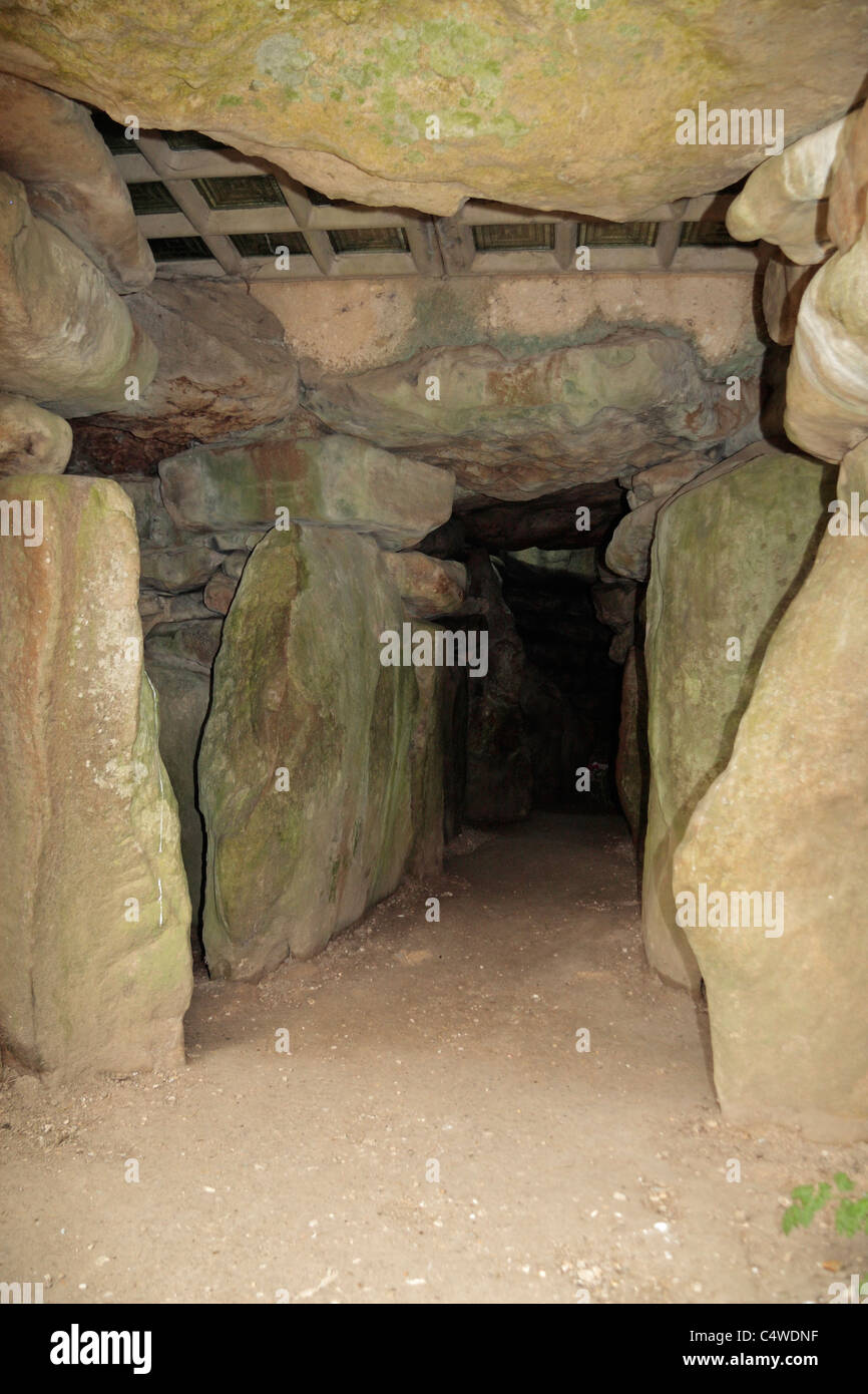 View inside the West Kennet Long Barrow, Neolithic chambered tombs ...