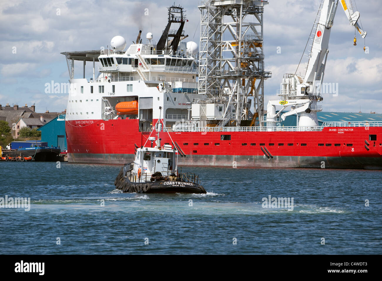 Offshore installation vessels hi-res stock photography and images - Alamy