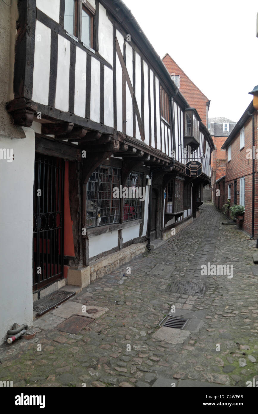 Oversailing hi-res stock photography and images - Alamy