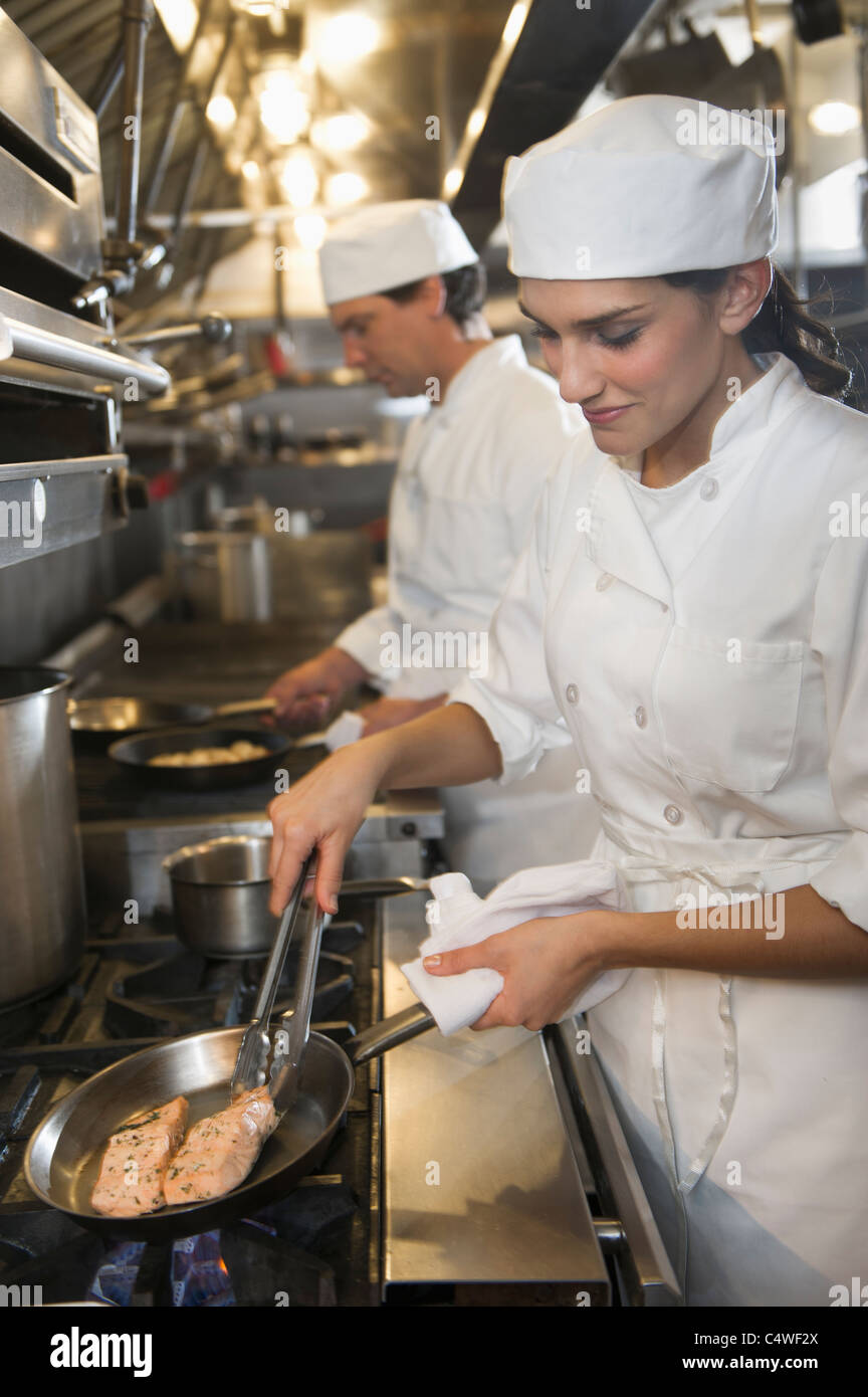 New york city chef kitchen hi-res stock photography and images - Alamy