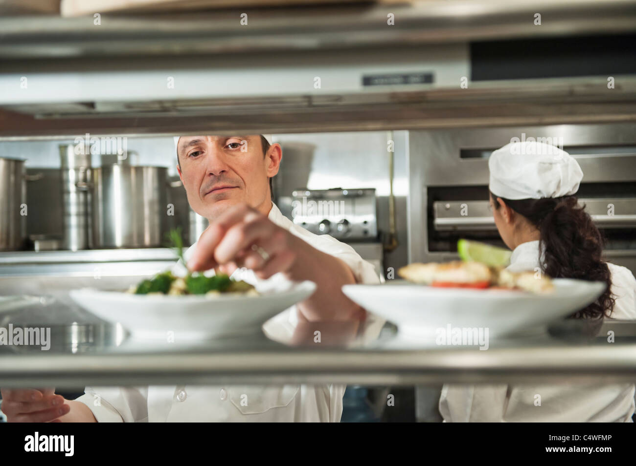 Big restaurant kitchen chefs hi-res stock photography and images - Alamy