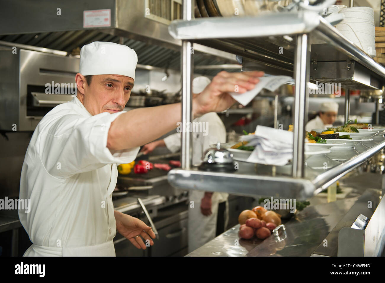 Busy day commercial kitchen hi-res stock photography and images - Alamy