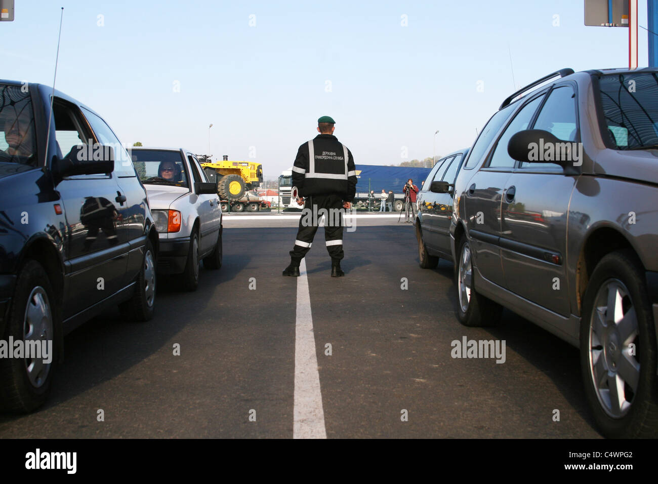 Queue of cars waiting at the Polish-Ukrainian border crossing Stock ...