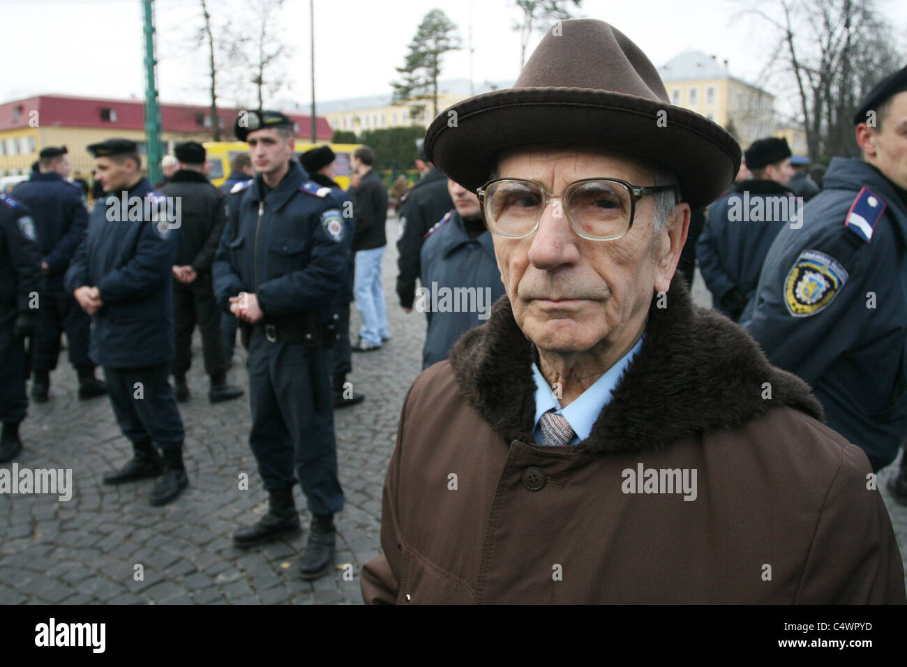 November 7, 2008. Communists marks day of october revolution in Lviv ...