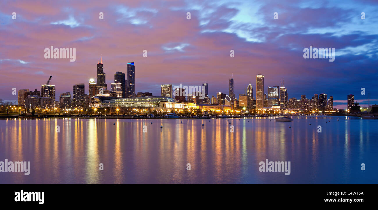 USA, Illinois, Chicago, City skyline over Lake Michigan Stock Photo - Alamy