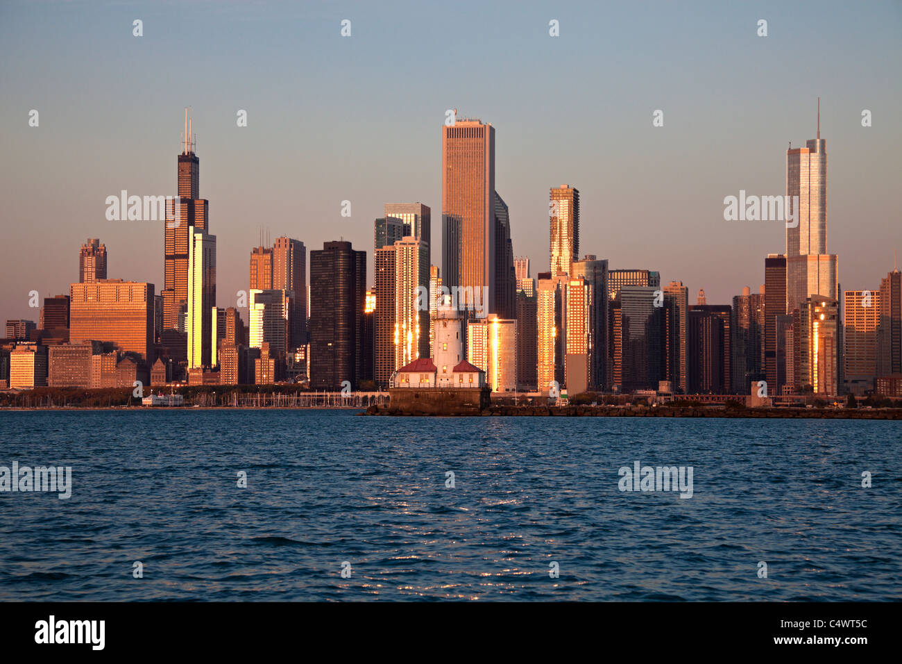 USA,Illinois,Chicago,City skyline over Lake Michigan Stock Photo - Alamy