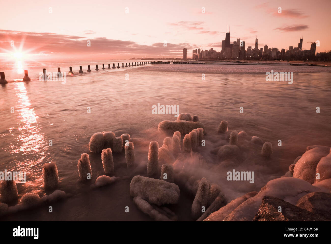USA,Illinois,Chicago,City skyline over Lake Michigan Stock Photo - Alamy