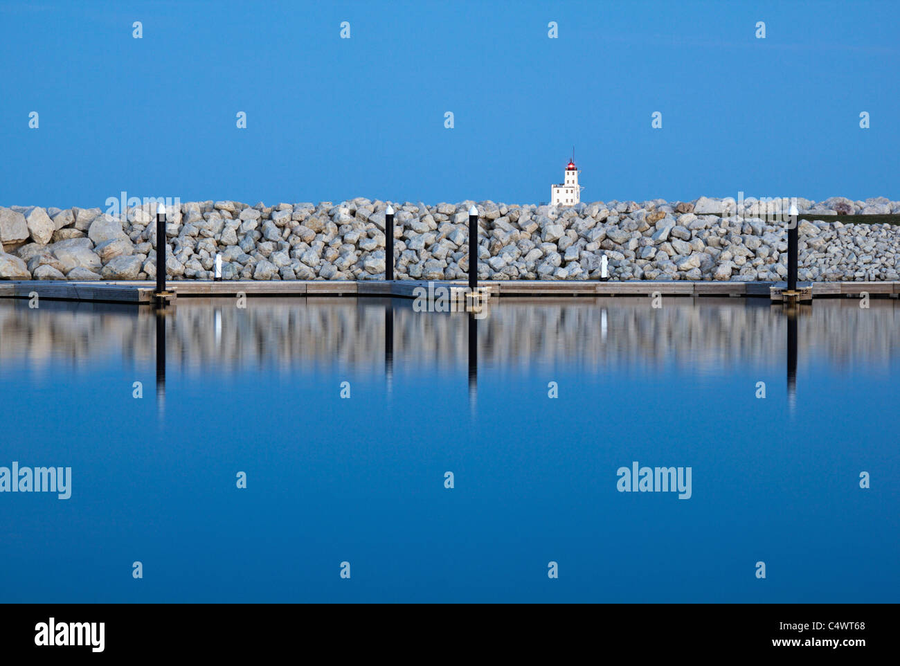 Milwaukee waterfront clear sky hi-res stock photography and images - Alamy