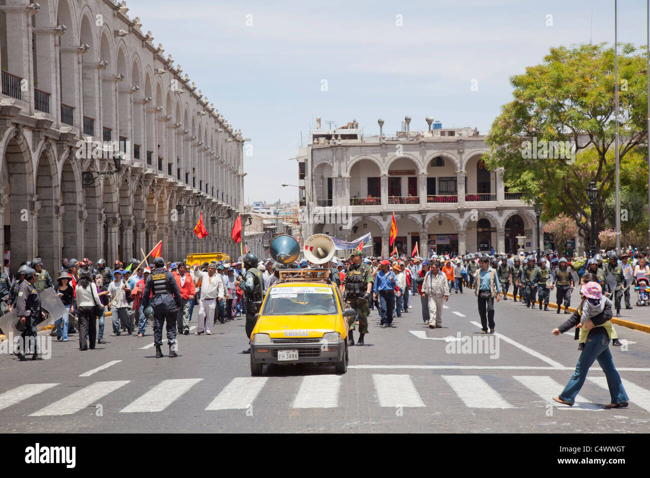 Construction workers demonstration hi-res stock photography and images ...