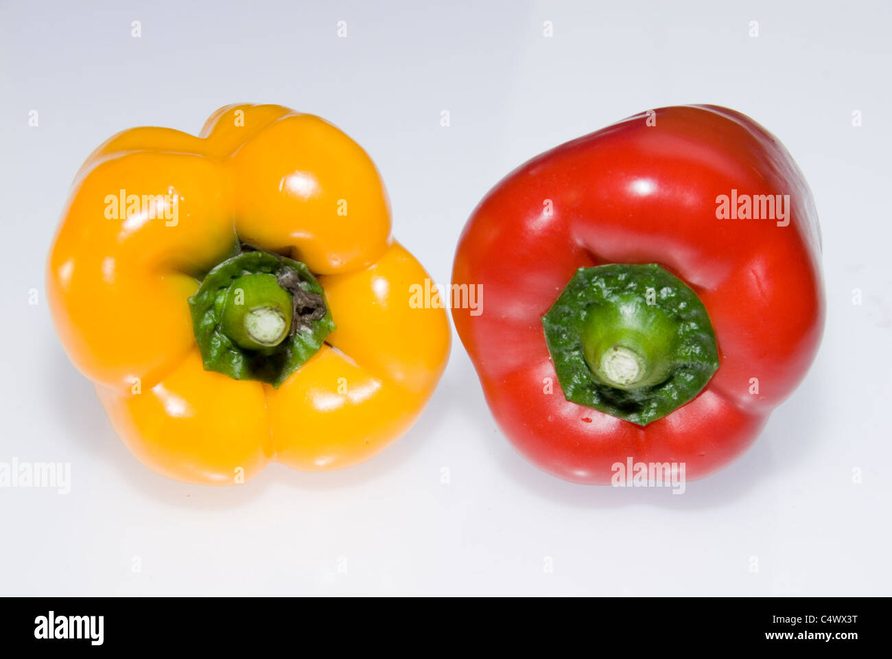 Two whole red peppers hi-res stock photography and images - Alamy
