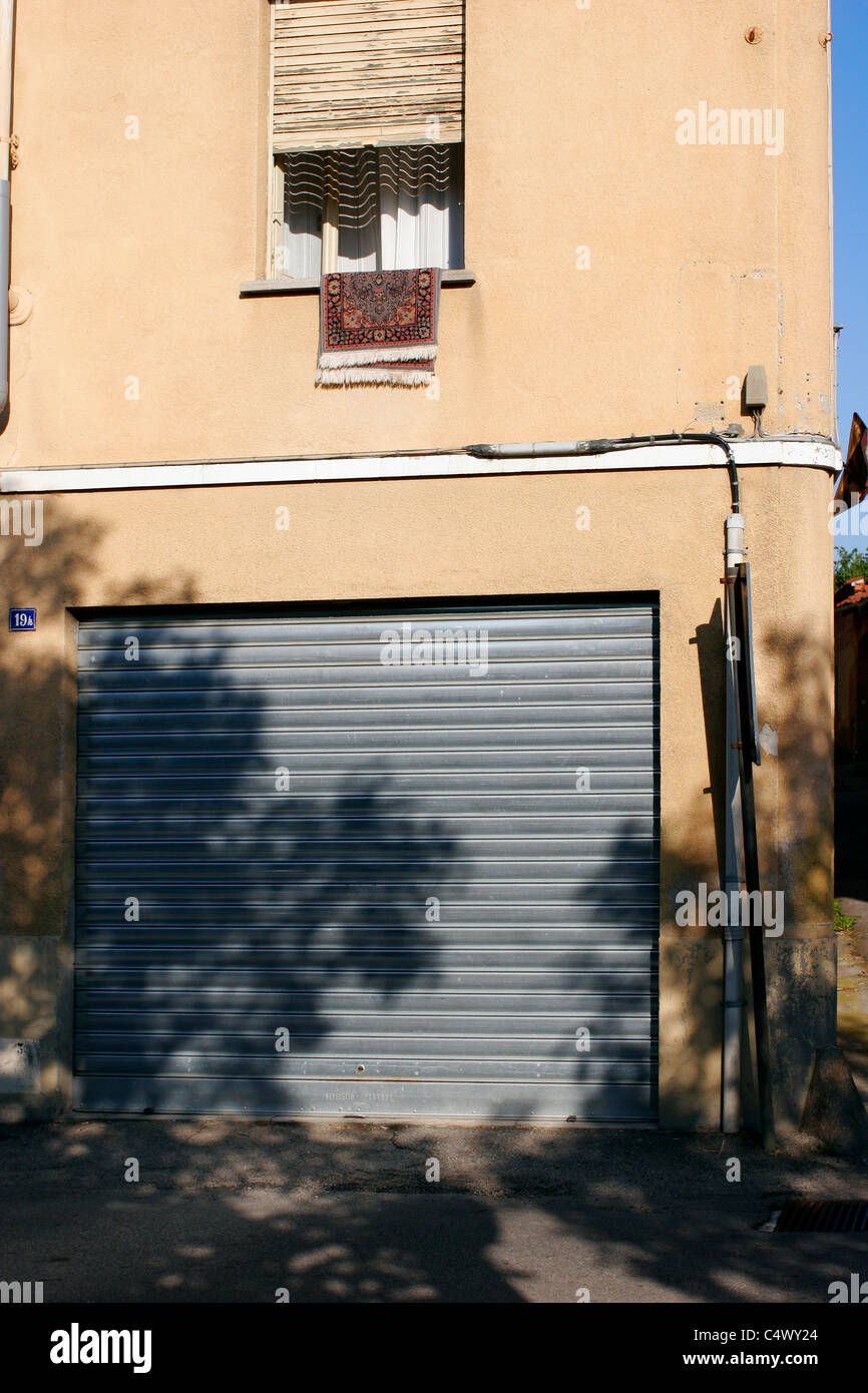 House and garage frontal hi-res stock photography and images - Alamy