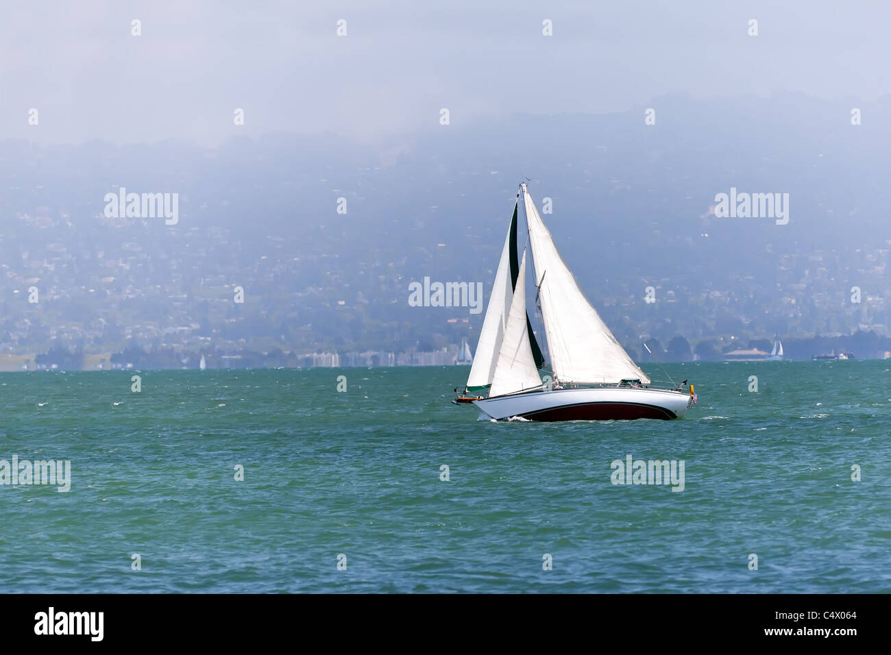 Yacht sailing in the San Francisco bay Stock Photo - Alamy