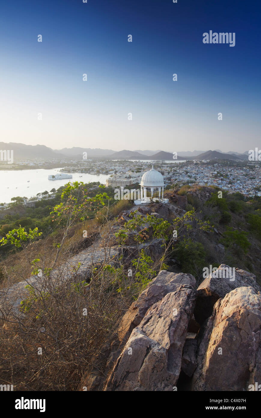 Udaipur lake view hi-res stock photography and images - Alamy