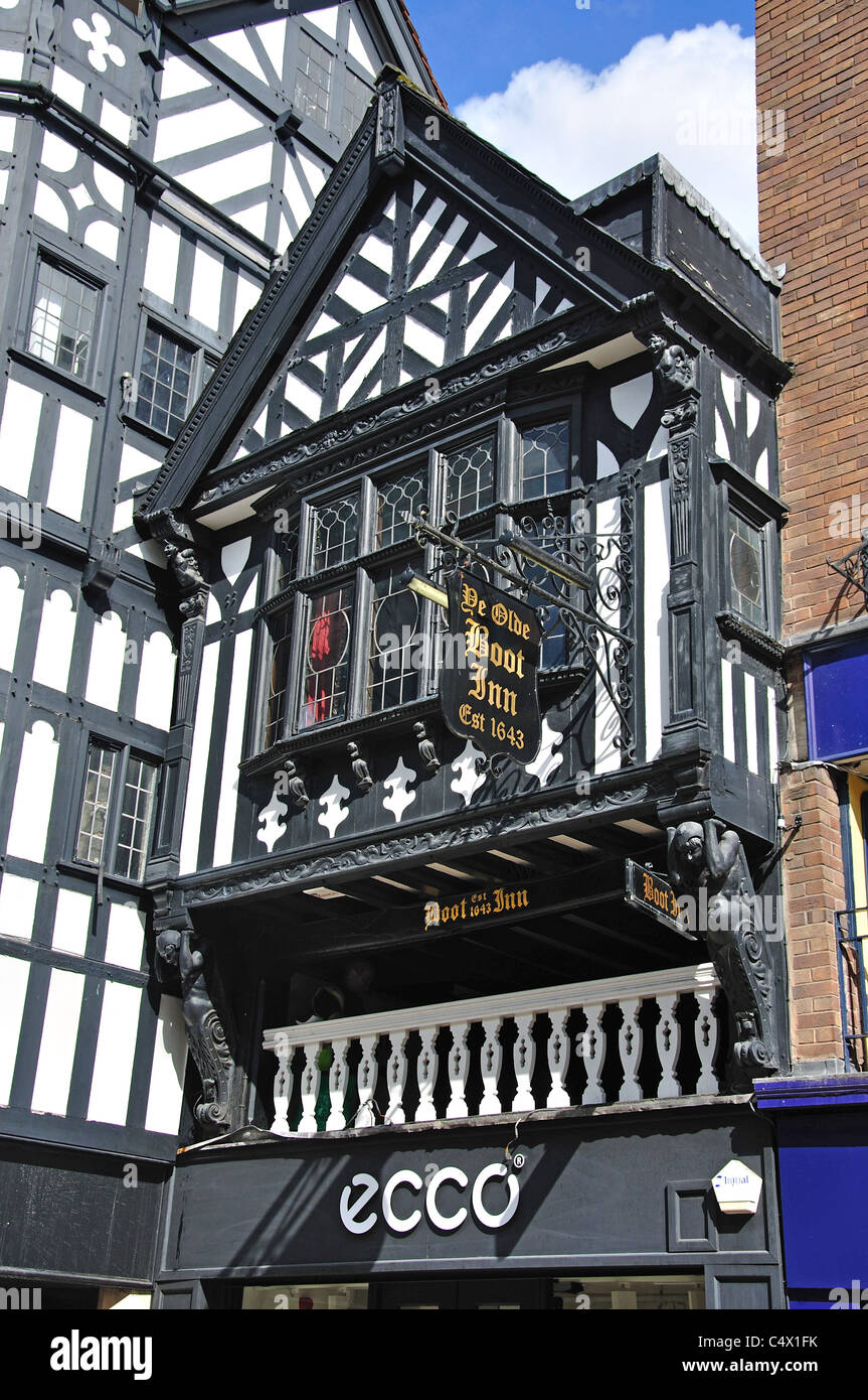 17th century' Ye Olde Boot Inn', Eastgate Street, Chester, Cheshire ...