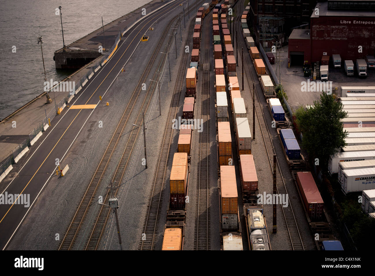 Montreal freight hi-res stock photography and images - Alamy