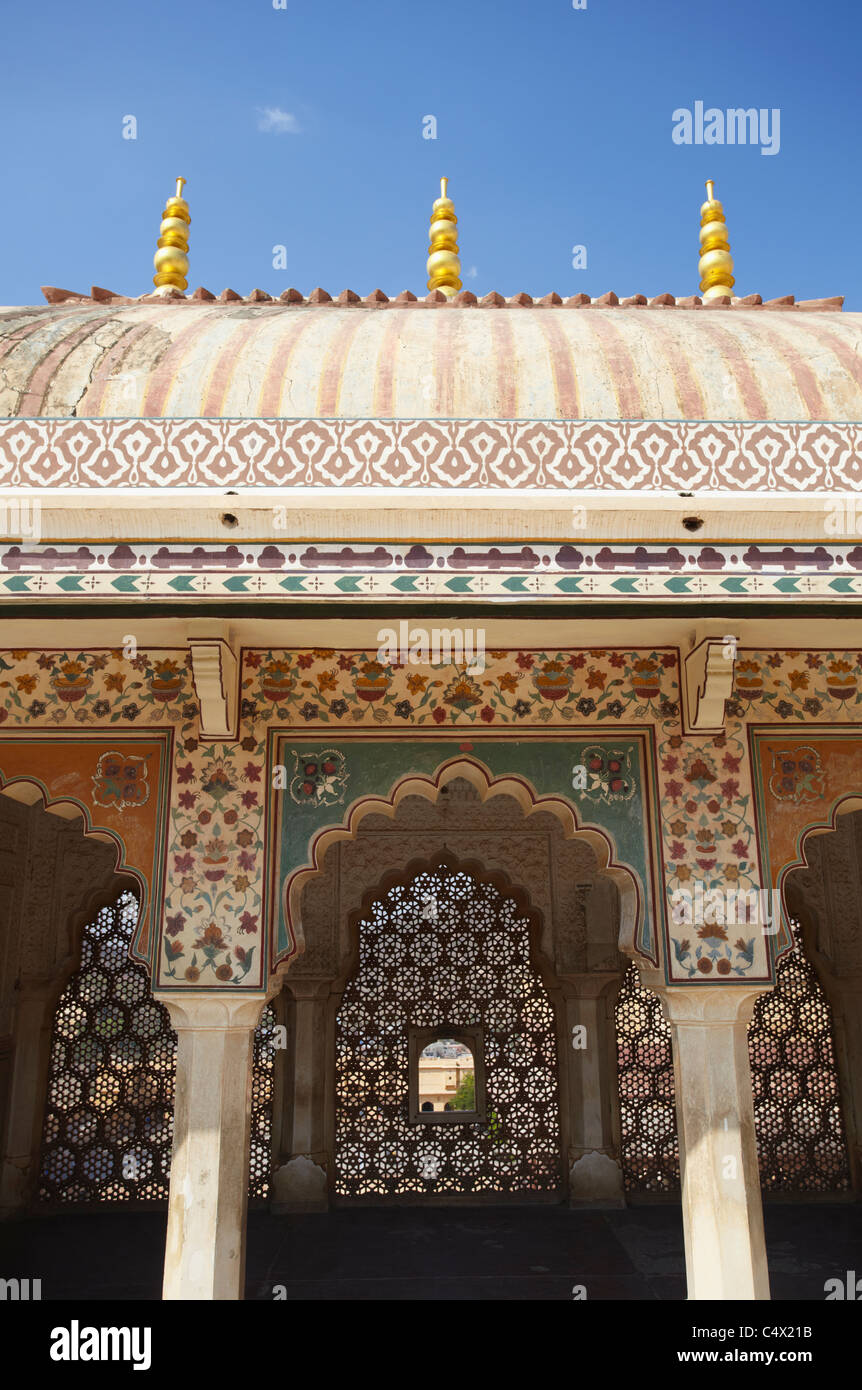 Details of roof of Ganesh Pol (Ganesh Gate) in Amber Fort, Jaipur ...