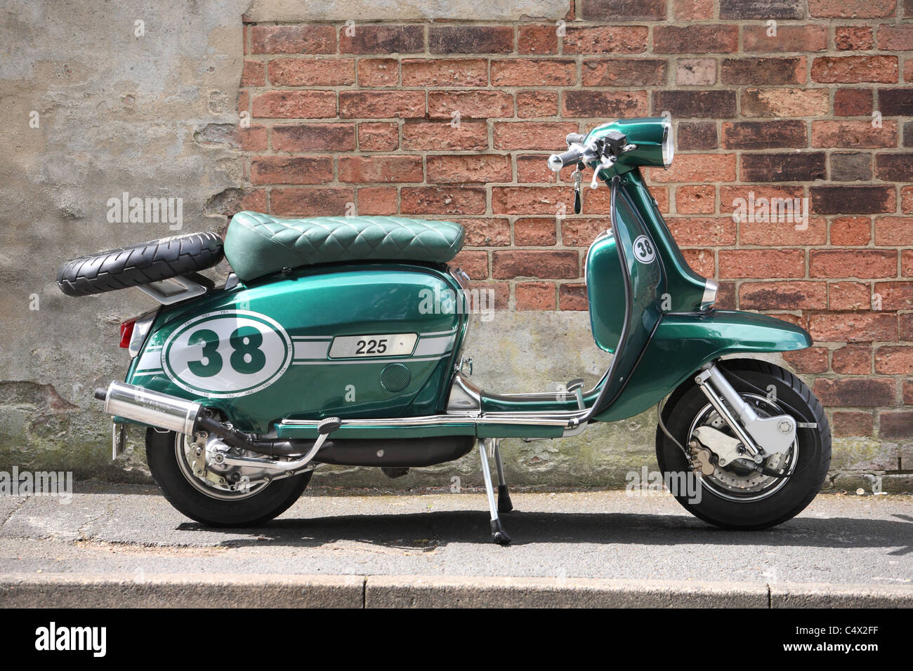 Lambretta racing hi-res stock photography and images - Alamy