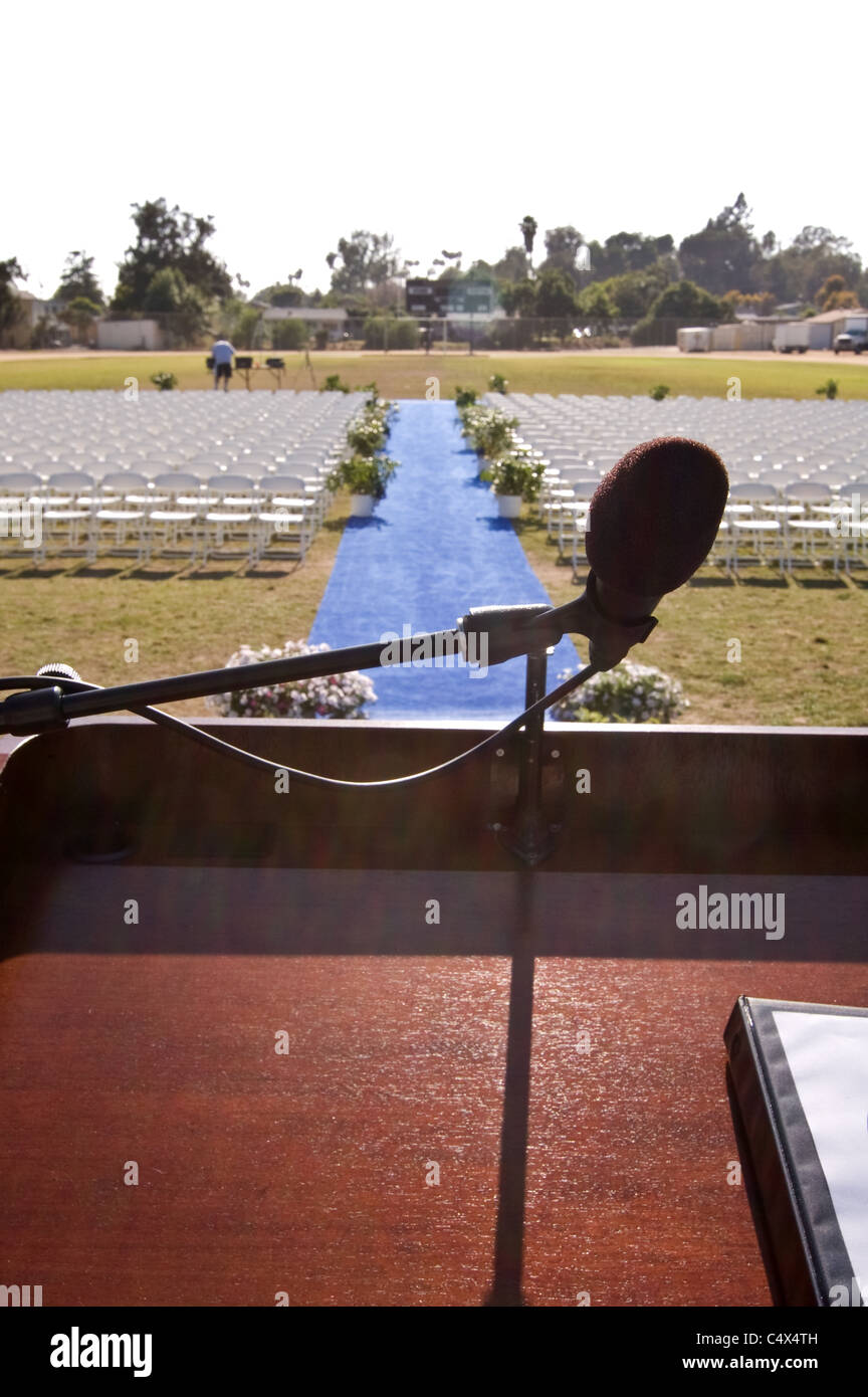 College graduation ceremony stage hi-res stock photography and images ...