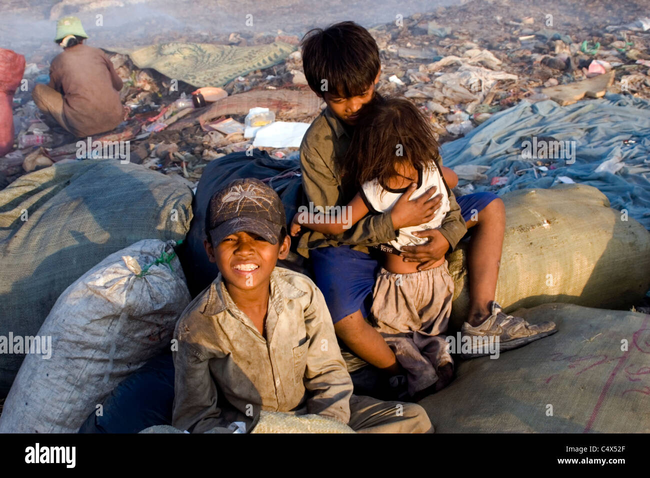 Kids life in rubbish hi-res stock photography and images - Alamy