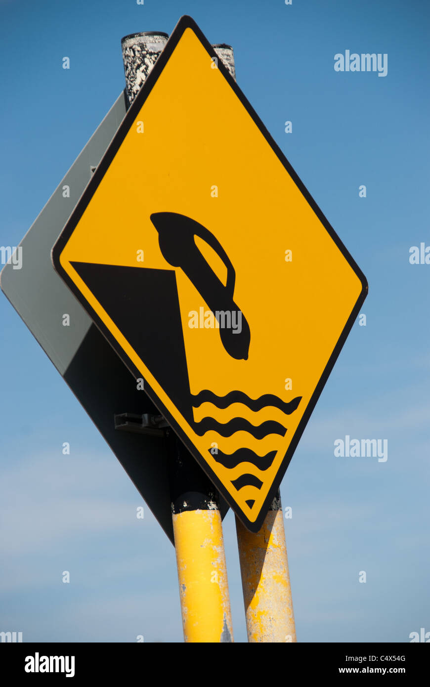 Warning sign steep drop caution hi-res stock photography and images - Alamy