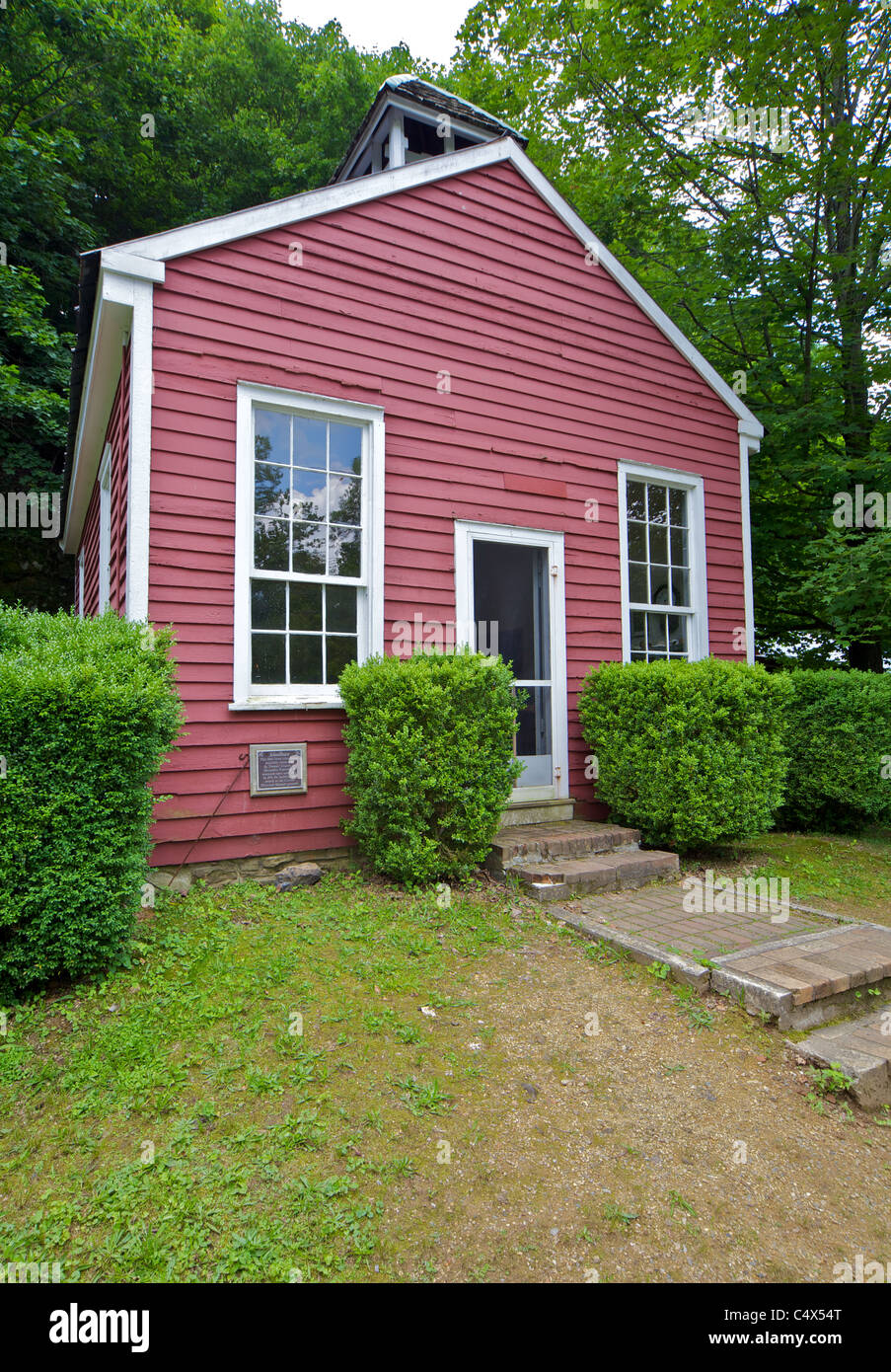 One room red american school hi-res stock photography and images - Alamy