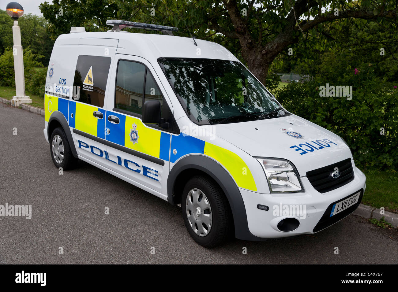 A Ford Connect British Transport Police Dog Van Stock Photo - Alamy