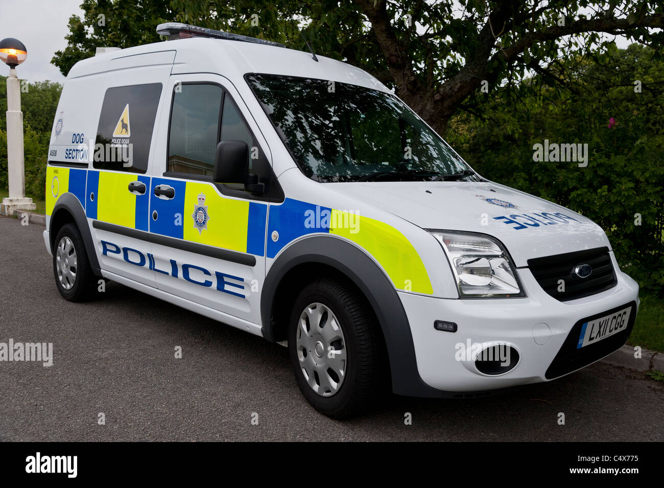 A Ford Connect British Transport Police Dog Van Stock Photo - Alamy